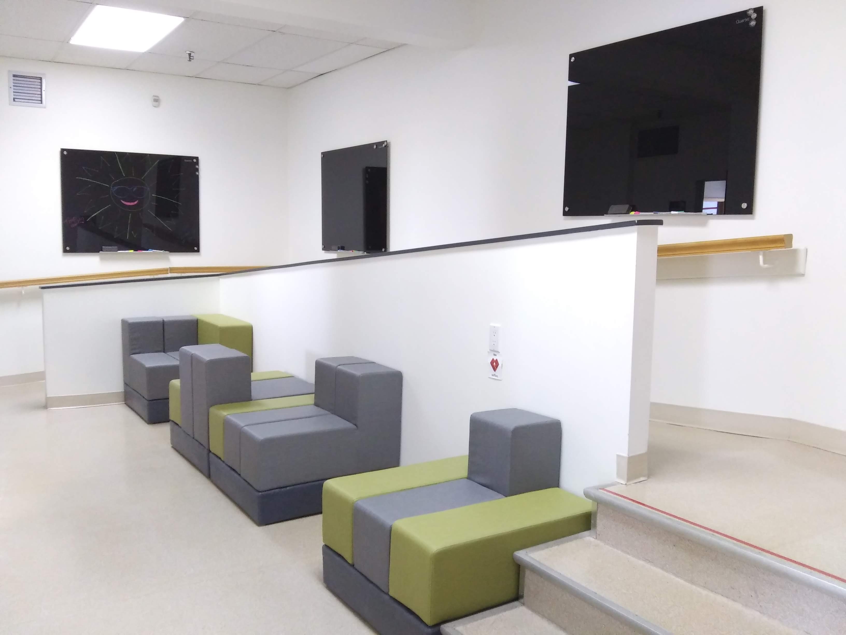 University of Quebec Common Room Installation – Oi Furniture